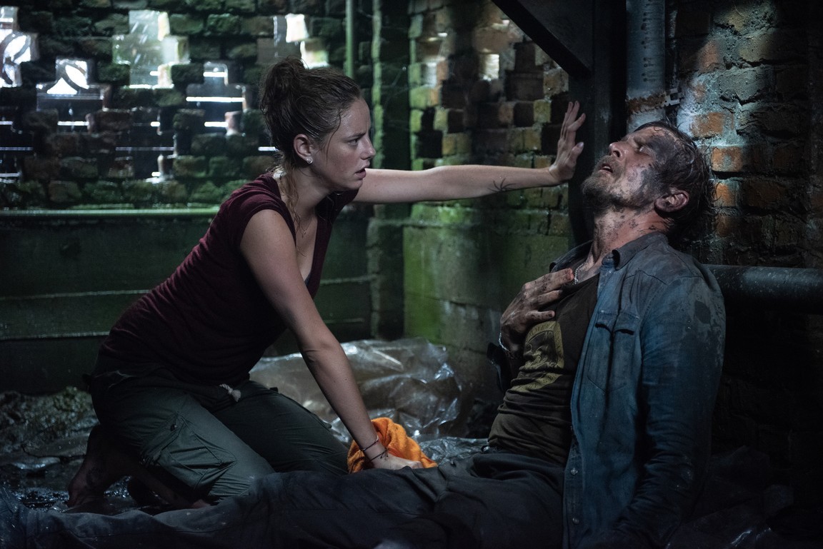 “Crawl” – Screen Zealots